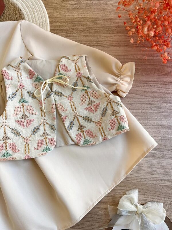 Dreamy Cream - Embrace Your Uniqueness, Wear Your Confidence