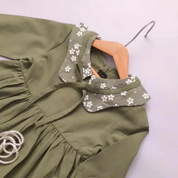 Vintage Vibes & Olive Tones - Embrace Your Uniqueness, Wear Your Confidence
